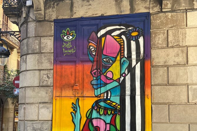 Exclusive gallery walk in Barcelonas art district - FAQ