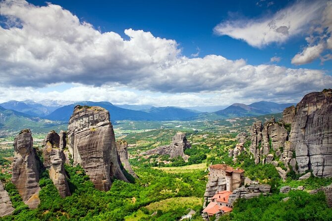 Explore Central Greece with an affordable 2 days tour to Meteora - The Itinerary in Detail