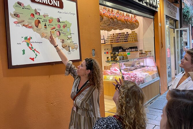 Food markets tour with a local! - Key Points