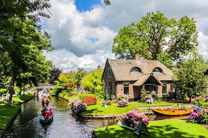 Giethoorn and Afsluitdijk Day Trip from Amsterdam with Boat Trip - A Closer Look at the Itinerary and Experience