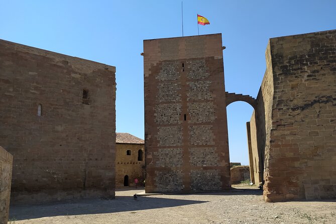 Guided tour of Monzón and the castle 3h.