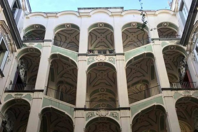 Guided tour of the Sanità District with an art expert - Discovering Sanità: A Neighborhood with a Story