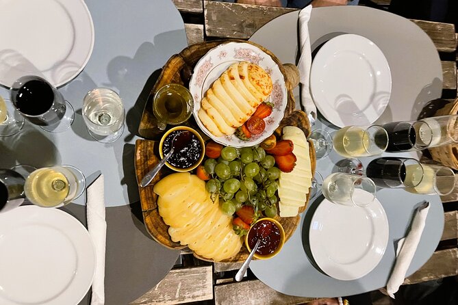 Lisbon Food and Wine Tasting Tour in HIDDEN GEMS (Small Groups) - The Tour Logistics and Atmosphere