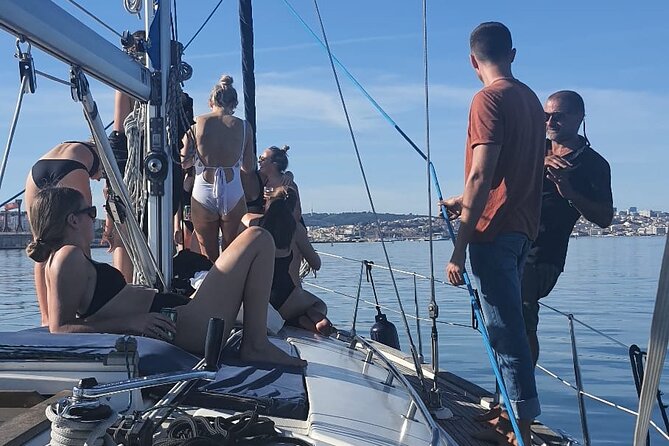 Lisbon Sailing Yatch Party Rentals (4:30 H) with Host, F & D - The Experience at a Glance