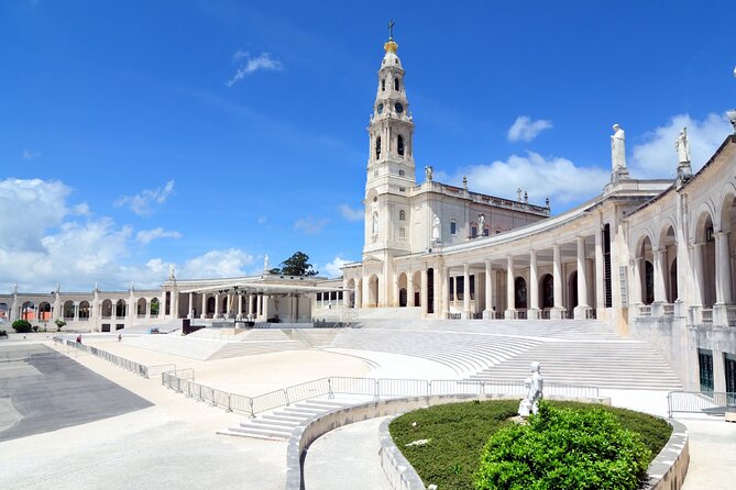 Lisbon to Fatima Obidos Nazare Private Tour - Key Points