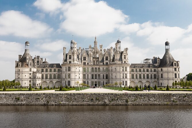 Loire Valley Private Day Trip with Chambord Winery Visit & Lunch - The Itinerary: What You Can Expect