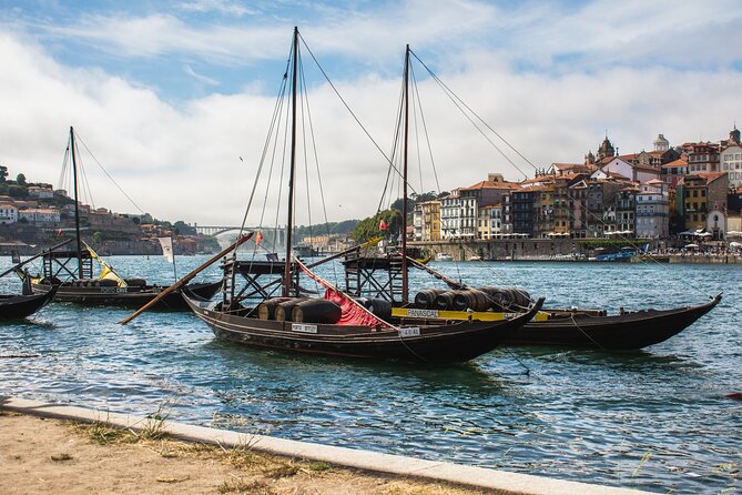 Lunch and Wine Tasting in the Douro Valley Region - The River Adventure: The Traditional Rabelo Boat Ride