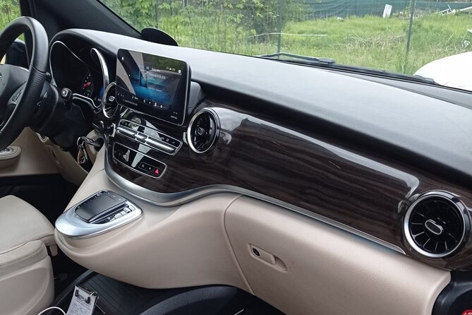 Luxury Private Transfer Rome Center to Fiumicino Airport - A Deep Dive into the Experience