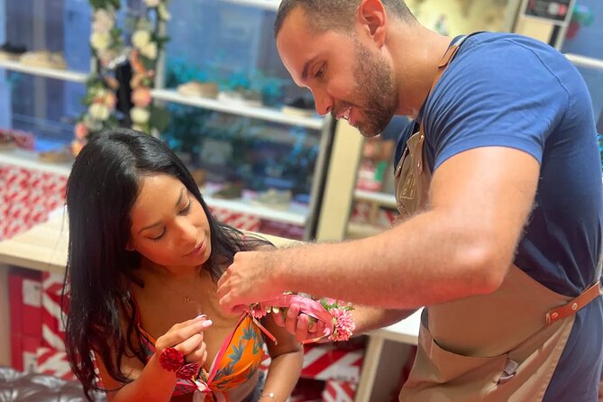 Make a traditional "tocado" sevillano - A Deep Dive into the Experience