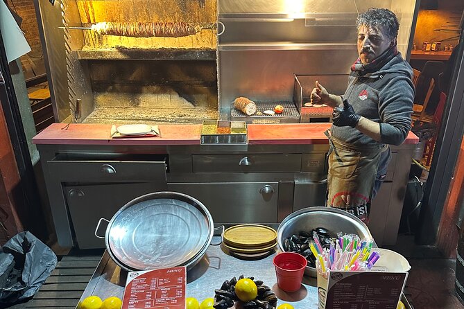 Night & Street Food Tour - Key Points