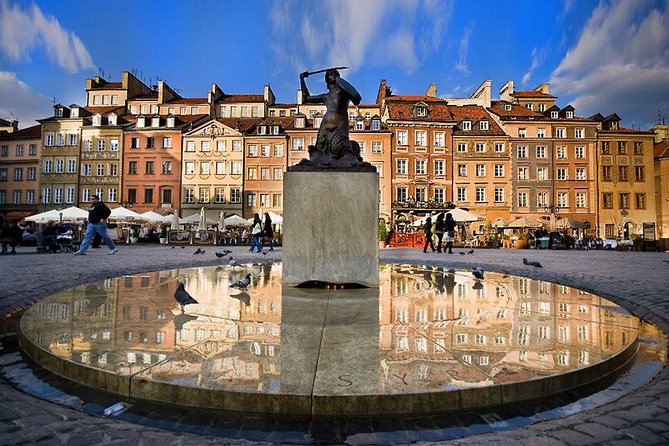 Old Town with Royal Castle + Warsaw Uprising Museum: SMALL GROUP /inc. Pick-up/ - An Inviting Introduction to Warsaw’s Heart