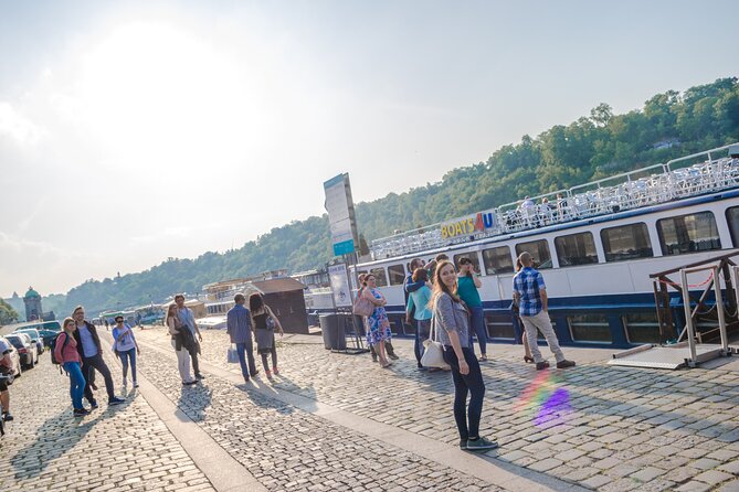 Prague: Sightseeing Boat Cruise with Buffet Dinner - What to Expect on the Cruise
