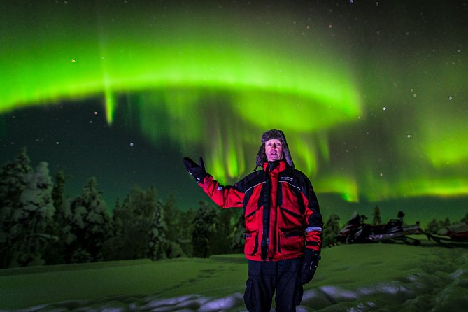 Private Aurora Tour (5 or more) by Aurora Experts - Rovaniemi - A Personalized Night Under the Arctic Sky