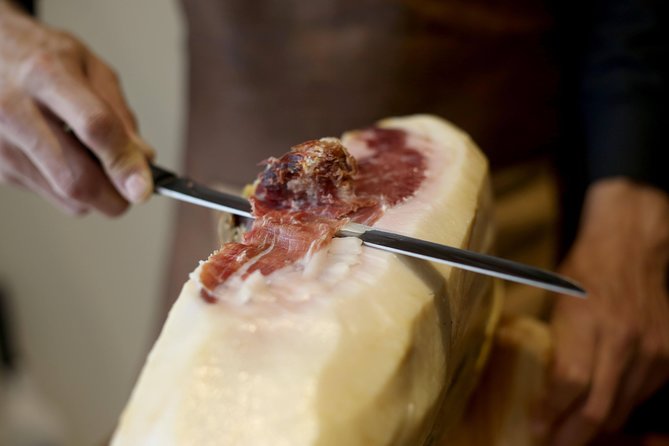 Private Lisbon Tour with Premium Portuguese Wine and Tapas Tasting - Key Points