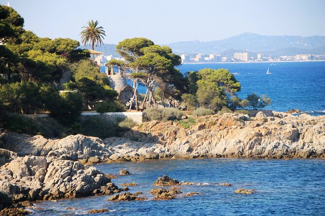 Private Transfer from Barcelona Airport to Platja d'Aro - The Experience in Detail