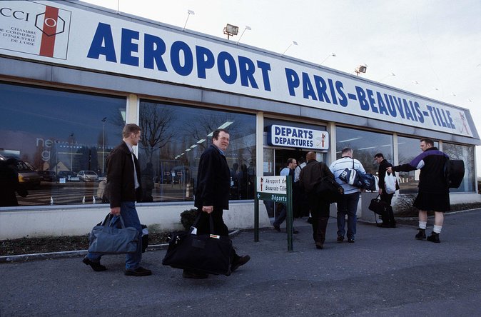 Private transfer from Beauvais Airport to Paris - The Experience on the Road