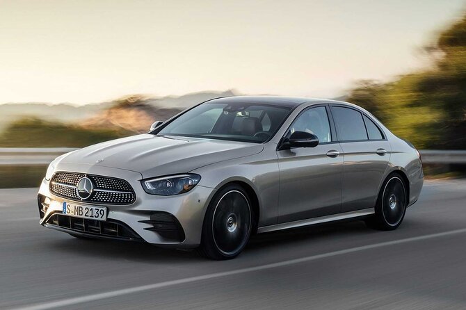 Private Transfer from Reykjavik to Reykjavik Airport KEF by Sedan - Why Choose a Private Transfer from Reykjavik to KEF?