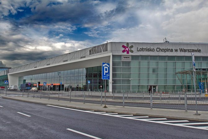 Private transfer with pick-up from Chopin Airport WAW to Warsaw city center - Why This Service Stands Out