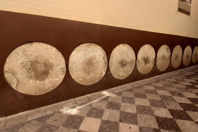 Private visit to the Jewish Quarter of Seville (Sta. Cruz and San Bartolomé Neighborhoods) - The Value of a Knowledgeable, Flexible Guide