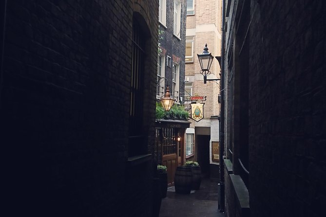 Private Walking Tour: Historic and Hidden Pubs of London - An Introduction to London’s Hidden Pub Treasures