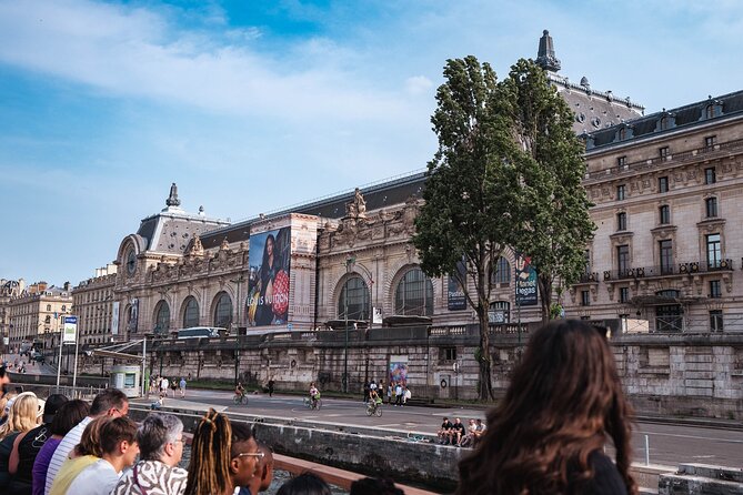 River Seine Sightseeing Boat Tour with Audio Guide - A Closer Look at the Experience