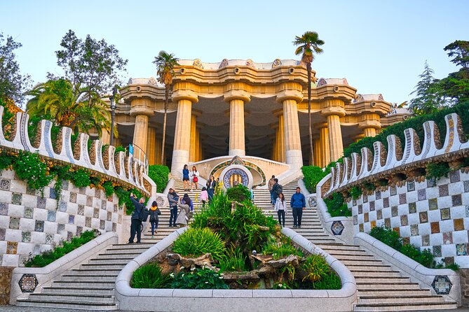 Sagrada Familia and Park Guell Guided Tour with Transport - Who Should Consider This Tour