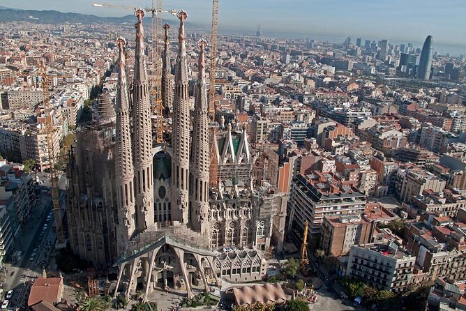 Sagrada Familia Guided Tour & Skip the Line Ticket in Barcelona - Key Points