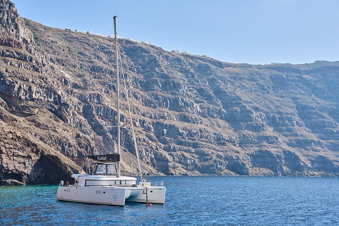 Santorini: Caldera Luxury Catamaran Cruise with Meal & Drinks - What You Can Expect from the Itinerary