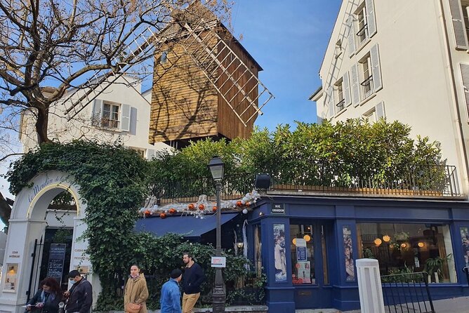 Small group visit to the Montmartre district in Italian - An In-Depth Look at the Montmartre Tour