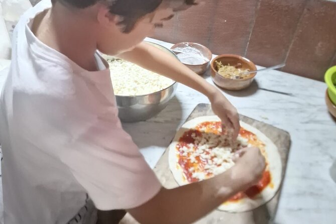 Sorrento Pizza Making Class with Local Pizzaiolo Hands on 100% - The Group Experience and Logistics