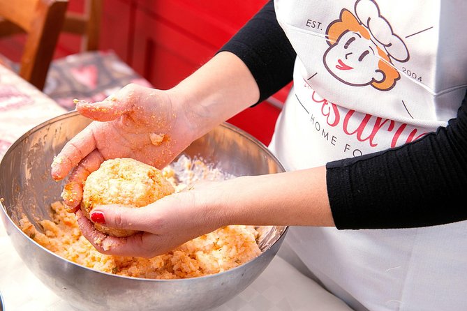 Syracuse Walking Tour & Traditional Cooking Class with Wine - Discovering Syracuse’s Streets and Markets