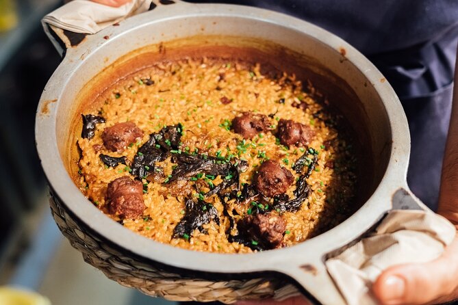 Tapas and Wine Walking Tour with Optional Flamenco Experience - Navigating the Itinerary: What You Can Expect