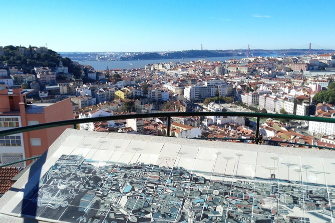 Tour Discover the Amazing Best Views of Lisbon with local Guide - Key Points