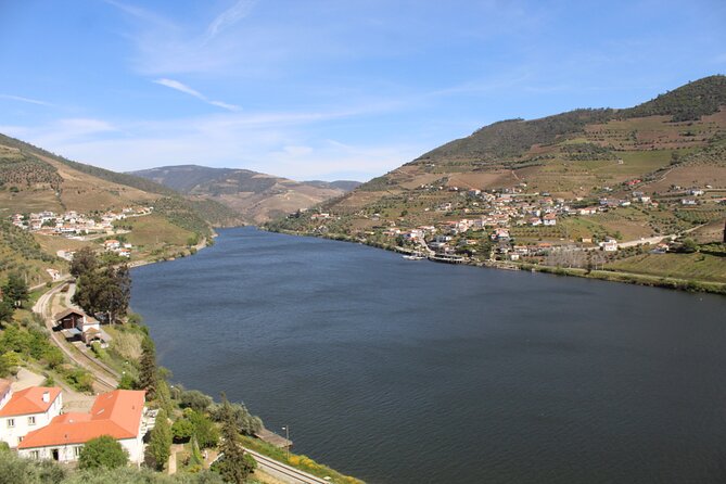 Tour the Douro wine region, and discover the fantastic landscape - The Scenic Route to the Heart of Douro