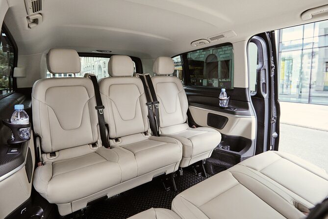 Transfers between Paris, CDG, Orly, Disneyland & Versaille by van - Exploring the Service in Detail