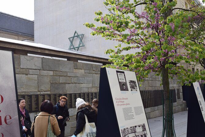 2-Hour Jewish History Guided Tour In Marais