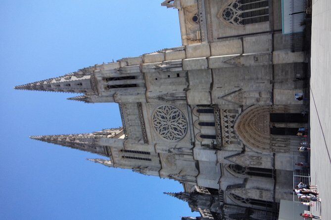 2 hours - Bordeaux Private tour with a native guide