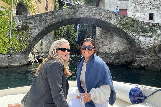 1 Hour Private and Guided Cruise to Lake Como Mostes motorboat
