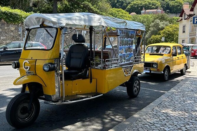 1 Hour Sightseeing Tour in Sintra with Tuktuk
