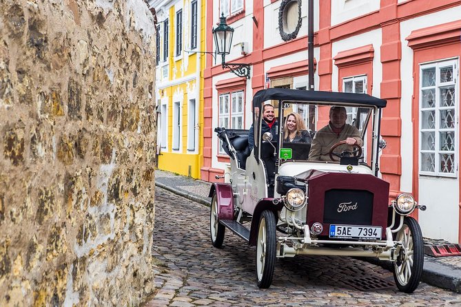 1,5 hour oldtimer convertible Prague sightseeing tour - Practical Details: What You Should Know