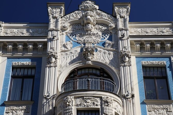 Alternative Riga: Central market and Moscow suburb tour