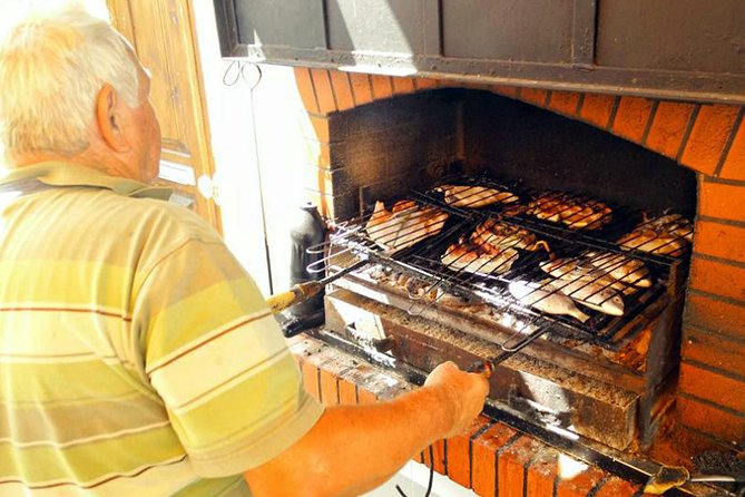 Arrábida Natural Park and Sesimbra Day Trip from Lisbon - Transportation and Group Size