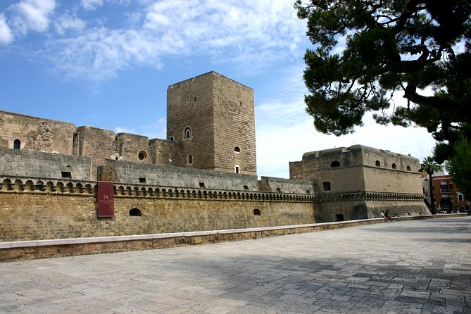Bari Walking tour in small group