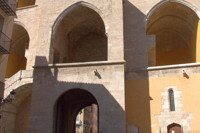 Between Two Gates: A Self-Guided Audio Tour in Valencia - Exploring the Old Town and Architectural Marvels
