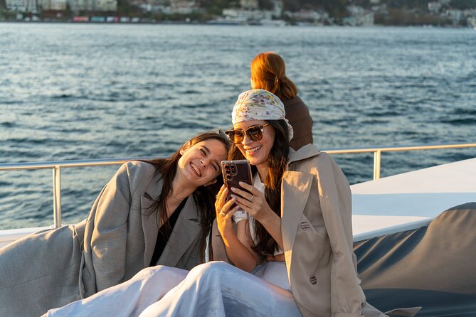 Bosphorus Afternoon Cruise on Yacht - With Live Guide - Authentic Experience and Value