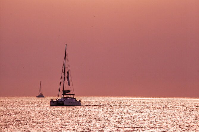 Deluxe Santorini Sailing with BBQ and Drinks Shared Tour - The Group and Duration: What to Expect