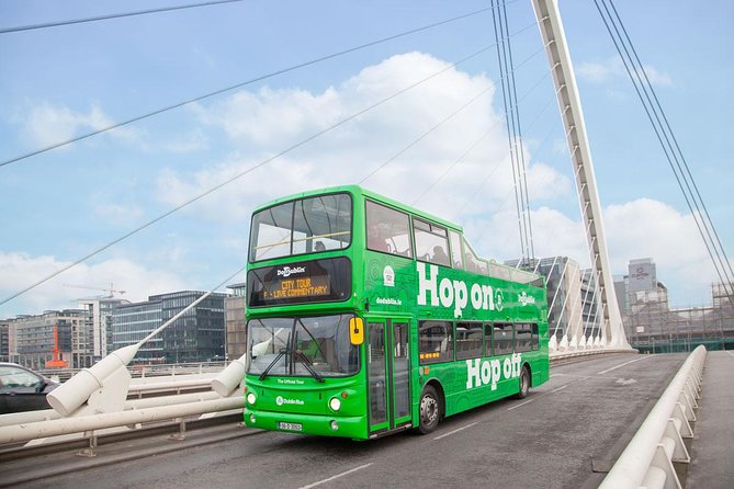 Dublin Hop-on Hop-off Bus Tour - Live Tour auf Deutsch - The Sum Up