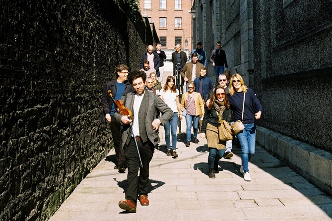 Dublin Traditional Irish Music Walking Tour with Live Performance