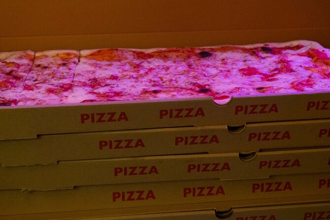 English Comedy Showcase Including Pizza in Berlin Mitte - The Experience in Detail