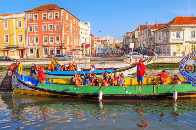 Explore Porto & Aveiro within Riverboat Cruises - Private Full Day Tour from Lisbon with Lunch